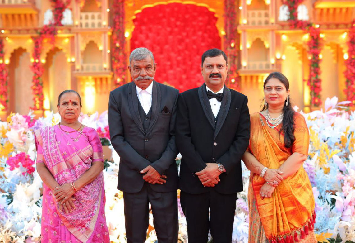 Bharat Boghra Profile, who is Bharat Boghra, Bharat Boghra family | 14 ...