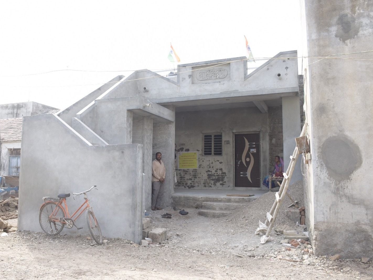 The laboring family of Jambuda village got a house through the Pradhan ...