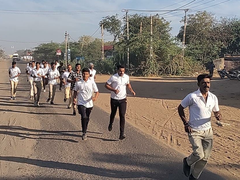 A marathon run was organized by the police in Dayapar and Narayan ...