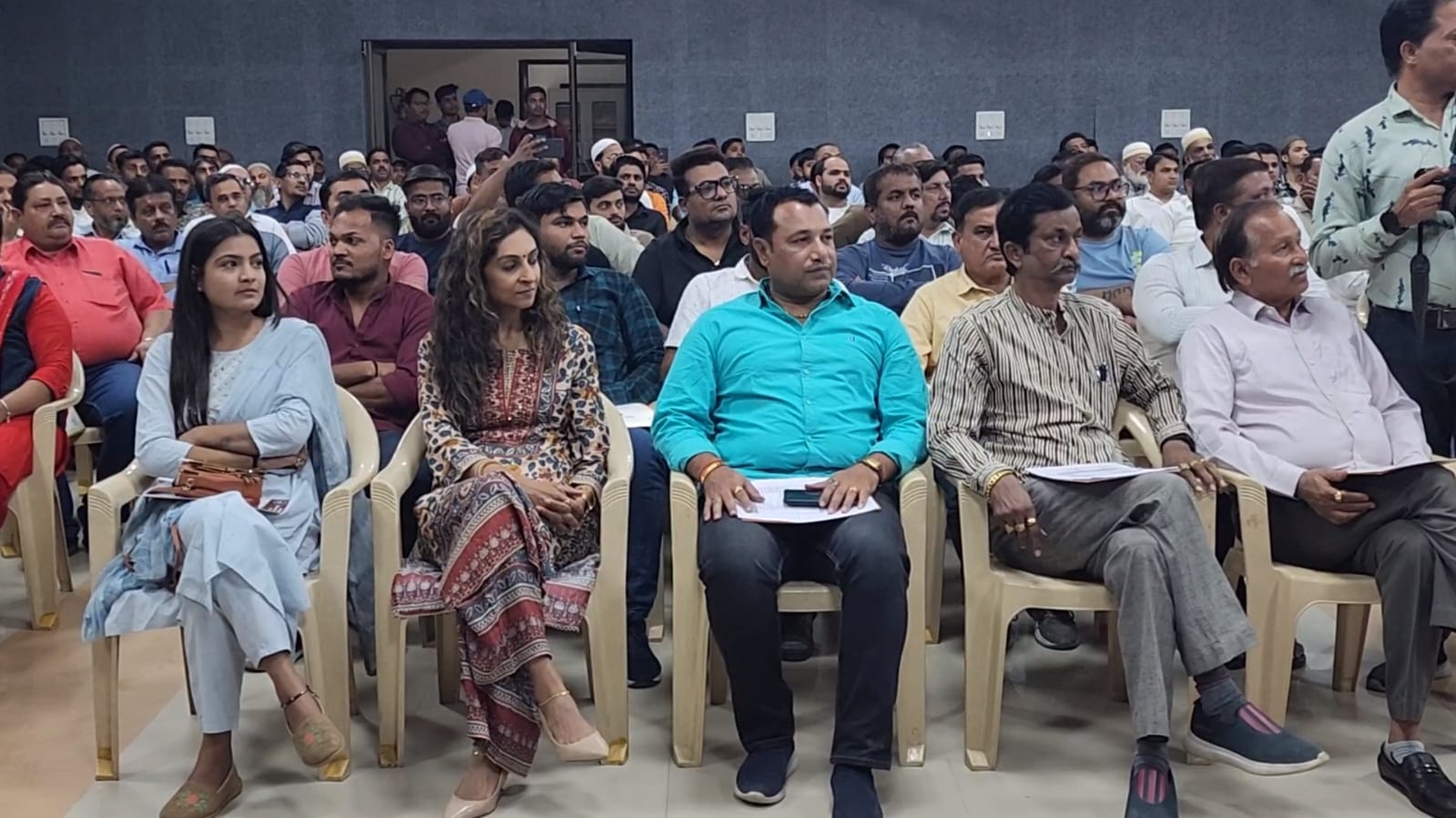 Ganesha Mandals of Godhar and best police friends were honored with ...