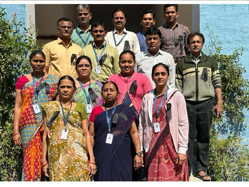 8000 teachers of Patan district wear black armbands demanding old pension scheme, permanent ...