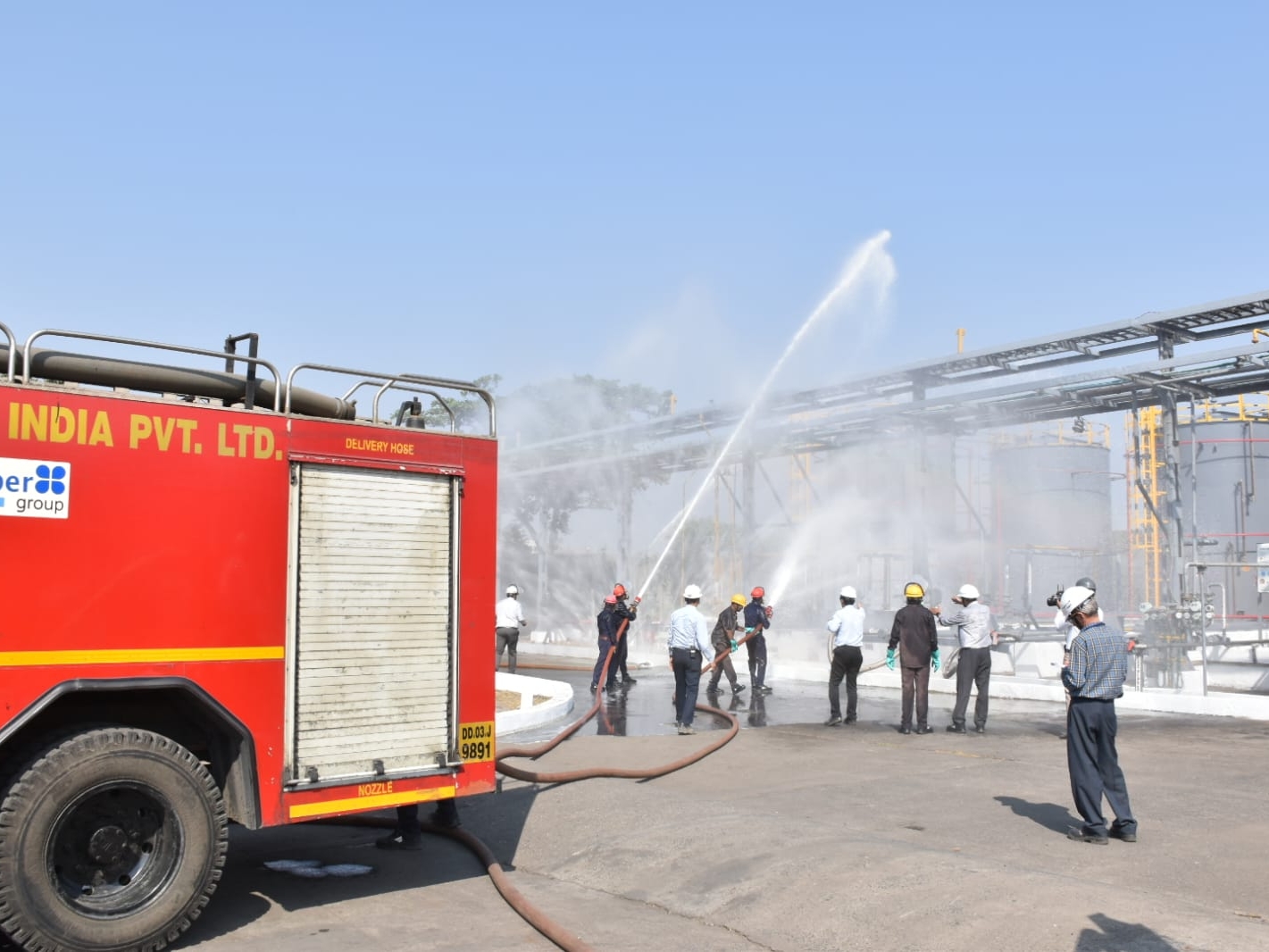 Under the guidance of Valsad Collector Ayush Oak, a mock drill was held ...