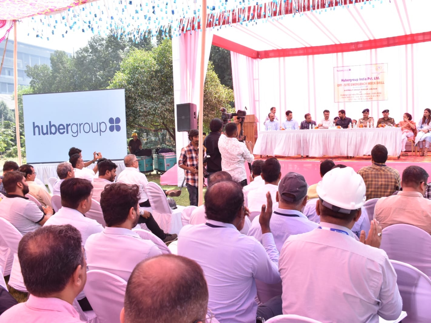 Under the guidance of Valsad Collector Ayush Oak, a mock drill was held ...