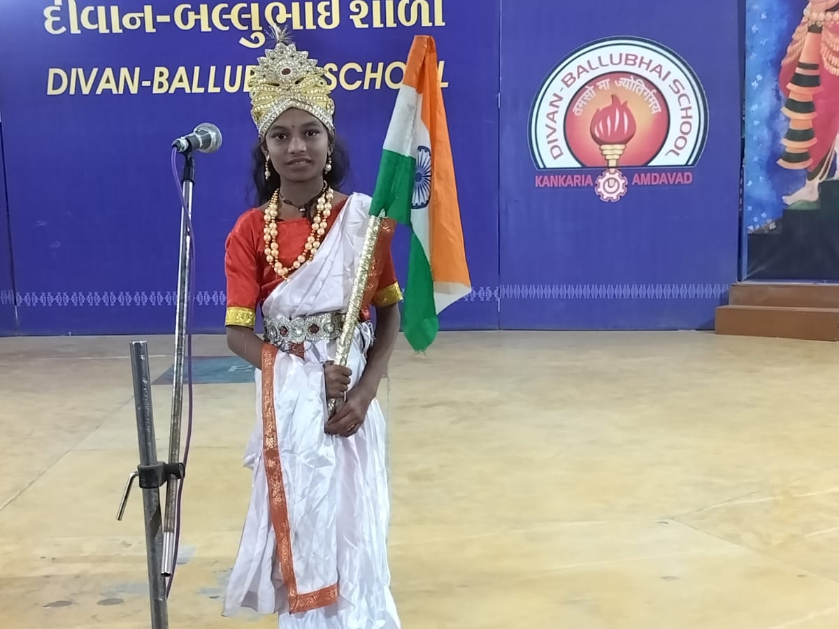 Students of Dewan Ballubhai Primary School appeared dressed as the ...