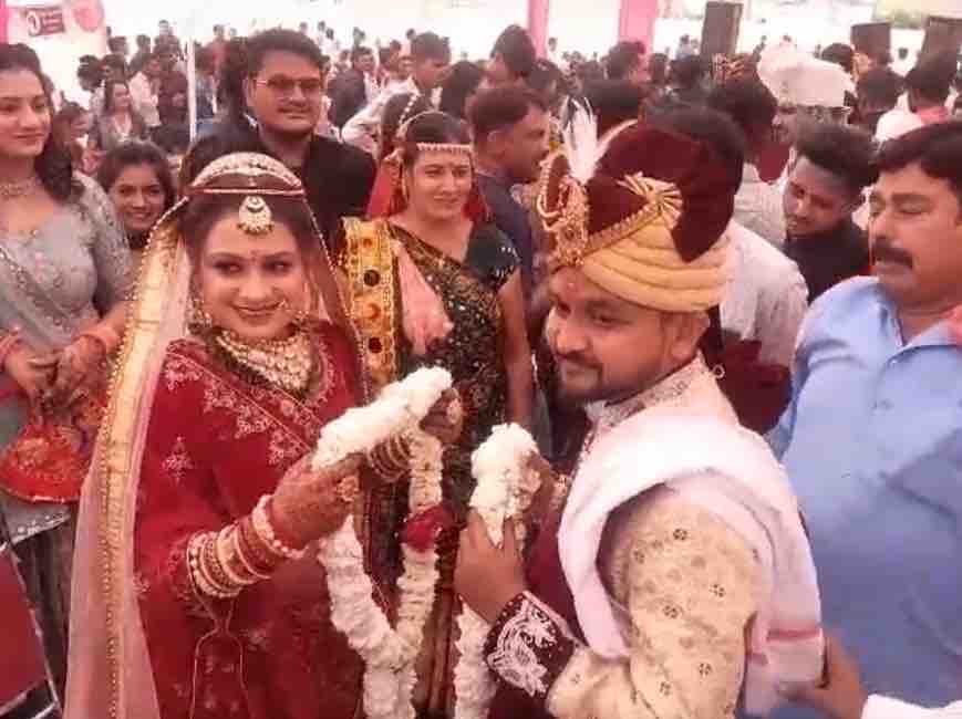 32 newlyweds took steps in Prabhuthi in the mass marriage of Dhanyadhar ...