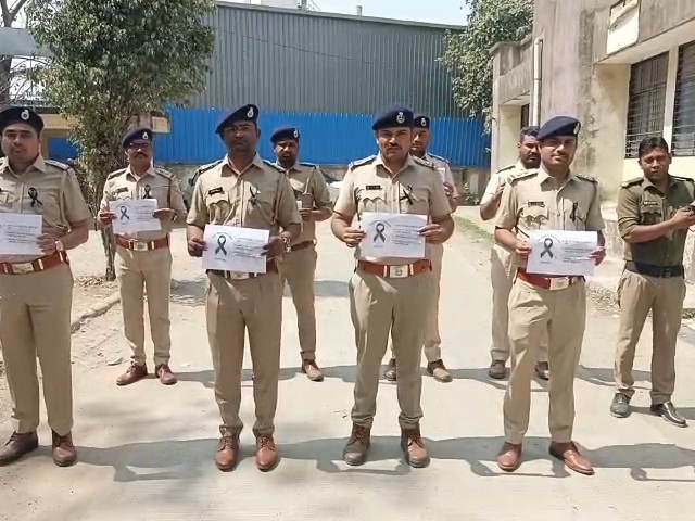 Navsari protested by wearing a black band against the harassment of RTO ...