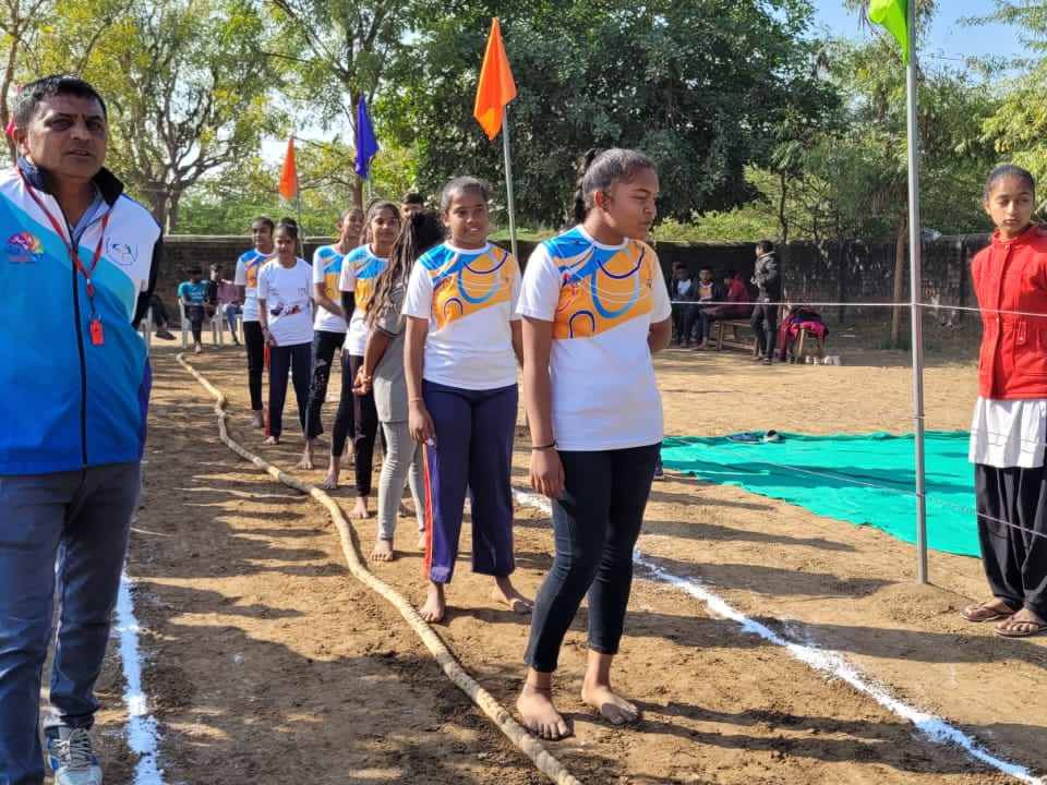 Students of Sri Mitha Dharwa High School excelled in Khel Mahakumbha 2. ...