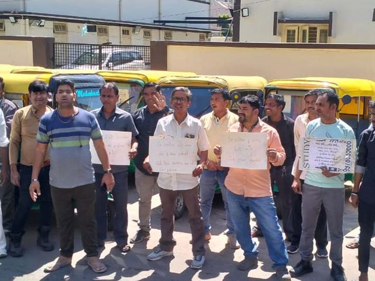 Rickshaw drivers reached the RTO office to stop the rapid two-wheeler ...