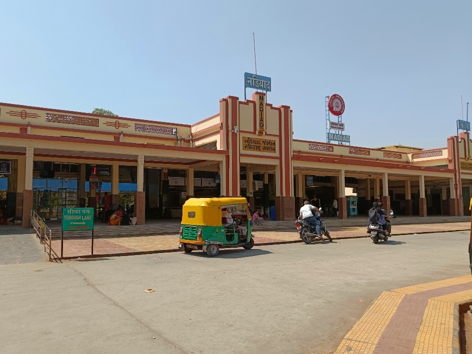 Plans for transformation of Nadiad Junction at an estimated cost of Rs ...