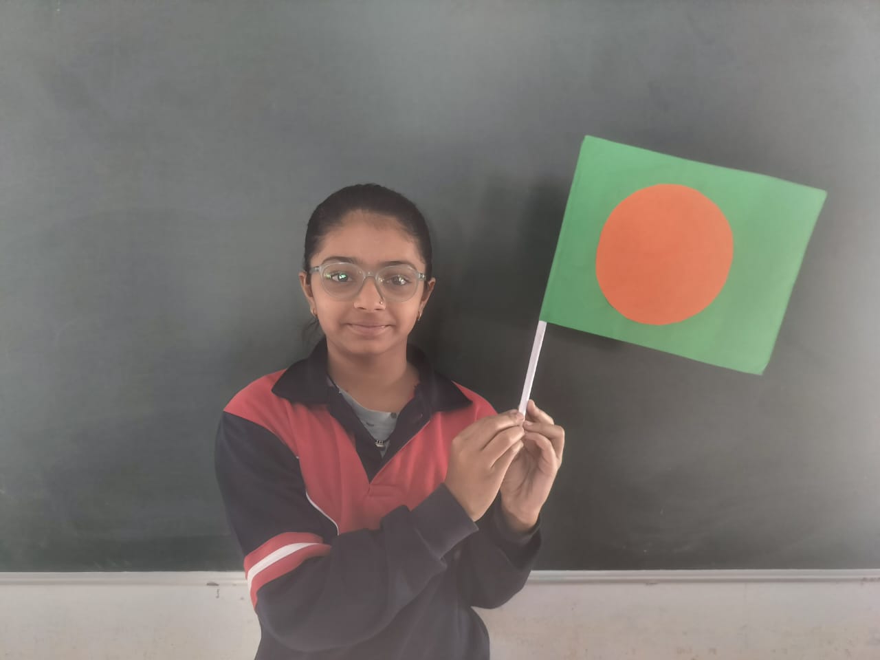 Daughters of Arya Kanya Gurukul made national flags of various ...