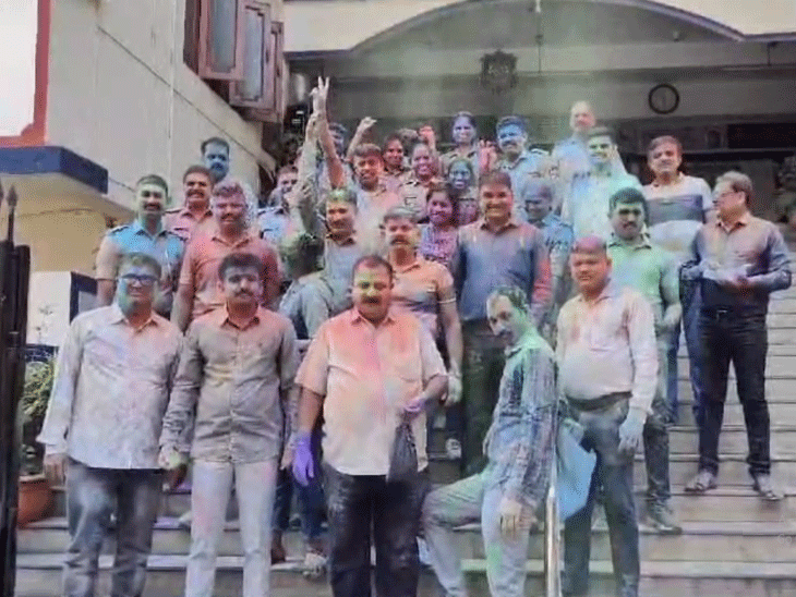 From the morning, everyone, young and old, was painted in the color of ...