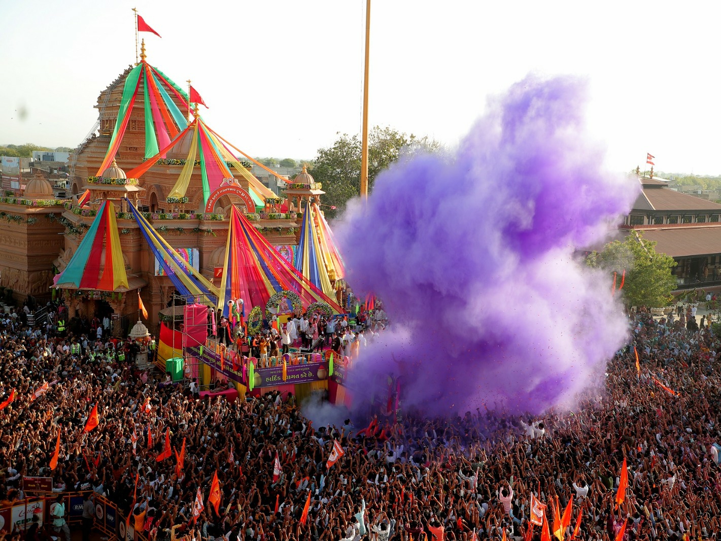 Gujarat's biggest Holi-Dhuleti festival held in Salangpurdham, Nasik ...