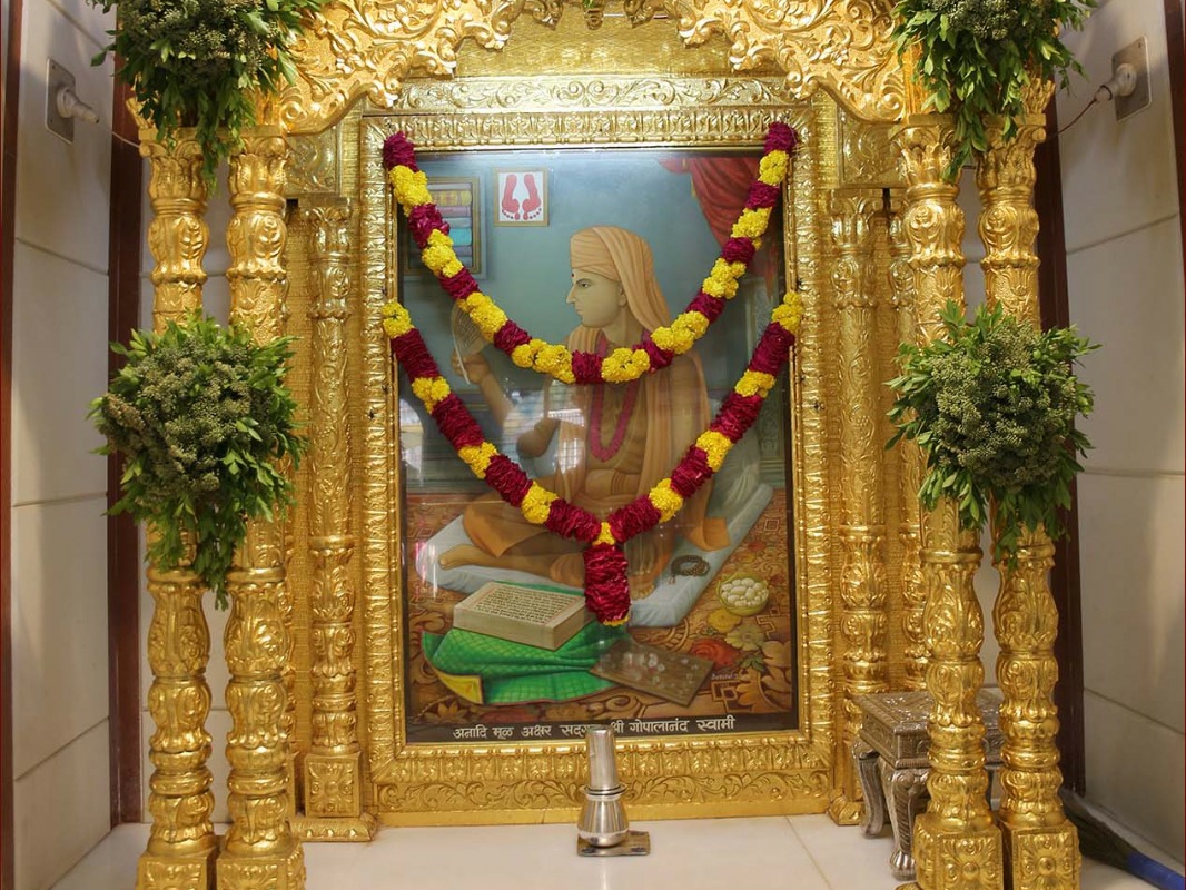 Srikashtabhanjandev Dada was blessed with the divine decoration of ...