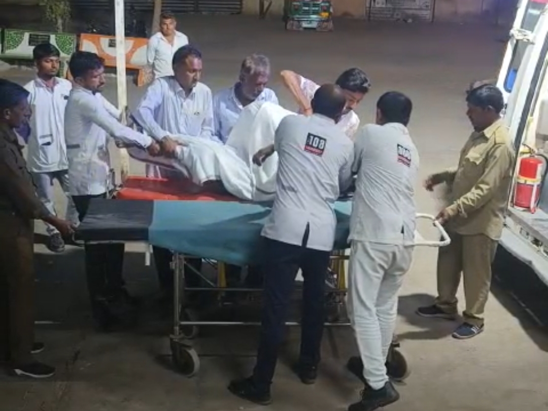 Accident near Vadaval of Disa, bike slips under the drain, death of a ...