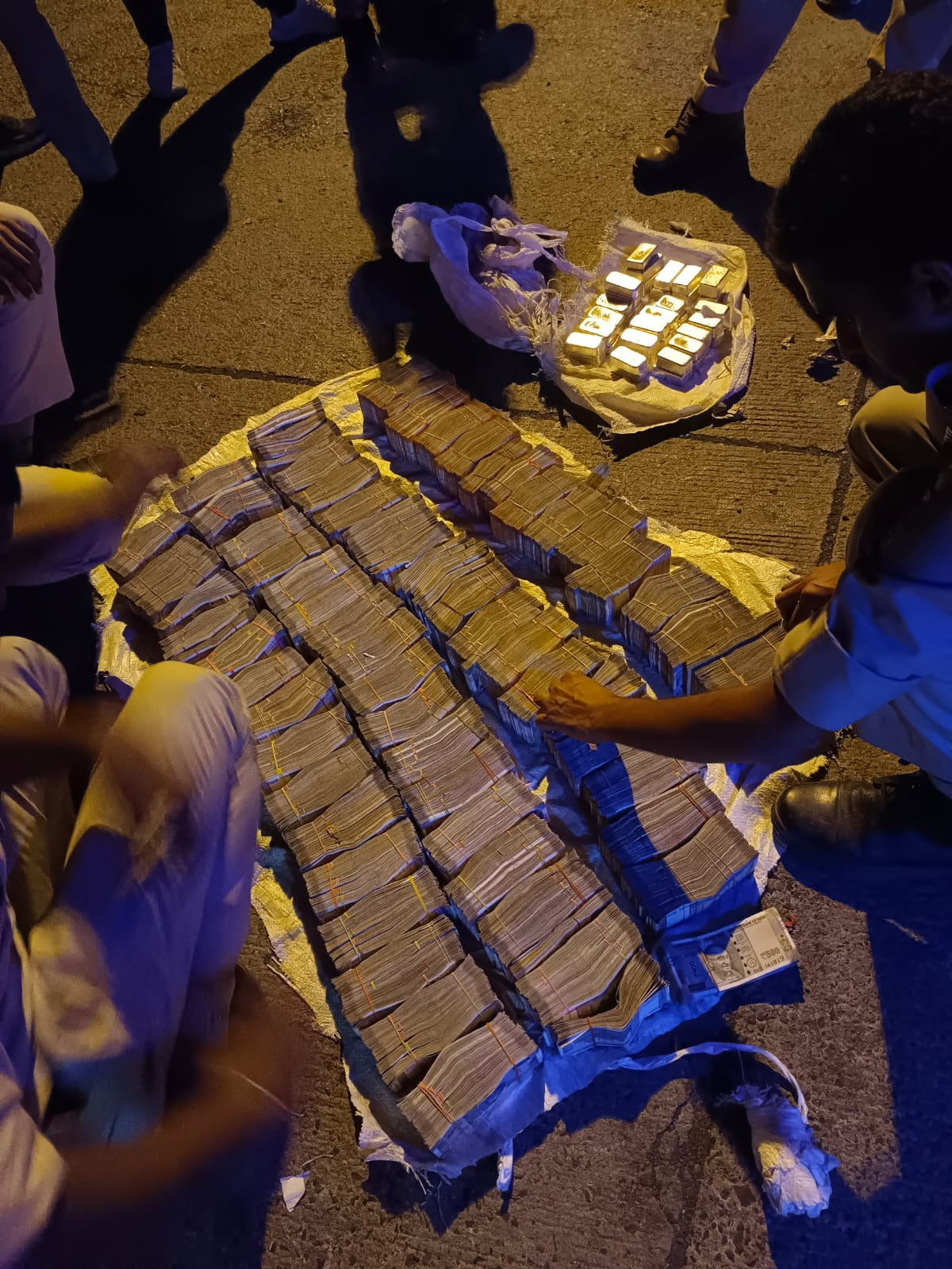 From Petol Border Travels Rs. 1.22 crore cash and 22 kg silver seized