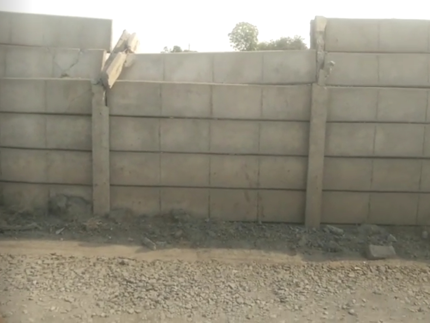 On the outskirts of Indrad village in Kadi, the trailer hit the RCC ...