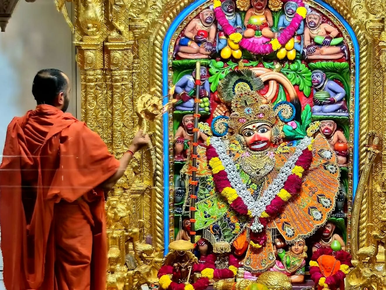 At Salangpur Kashtabhanjan Hanumanji Temple, Dada had a granary of 500 ...