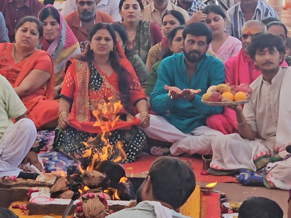 Chaitri Navratri 8th Norte Havan Pooja was performed at Shaktipeeth ...