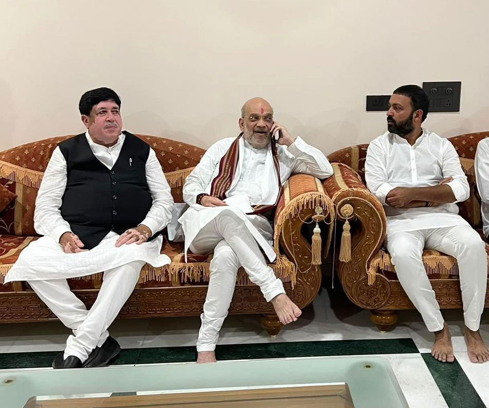 Amit shah And Dilip Sanghani meet Jayesh radadiya over a iffco election ...
