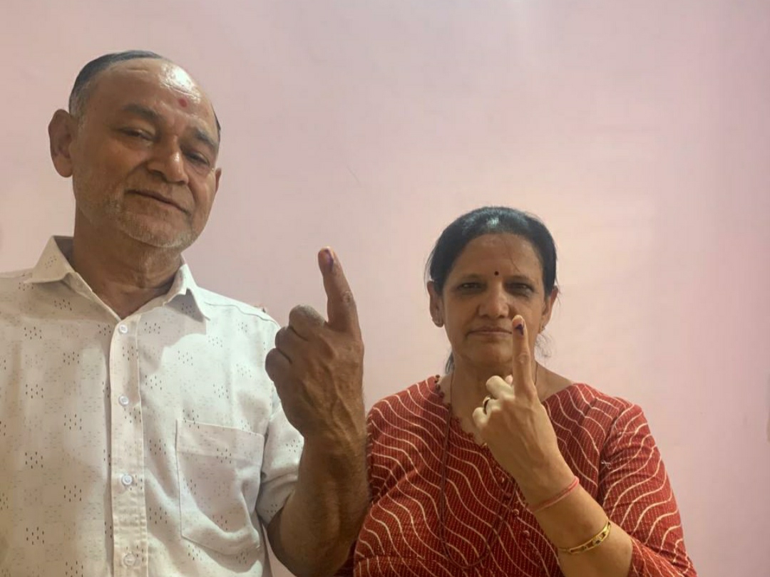 An Akhani couple from Gandhinagar voted in the Lok Sabha elections ...