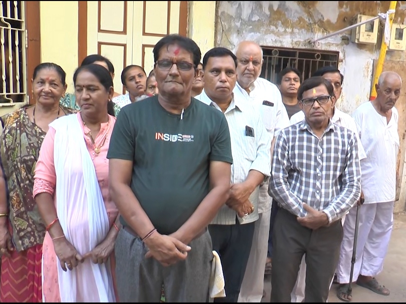 Shri Kashi Vishwanath Mahadev Dada's 13th birthday was celebrated in ...