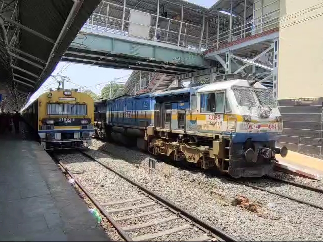 The Bikaner-Dadar train halted at Anand railway station, the system was ...