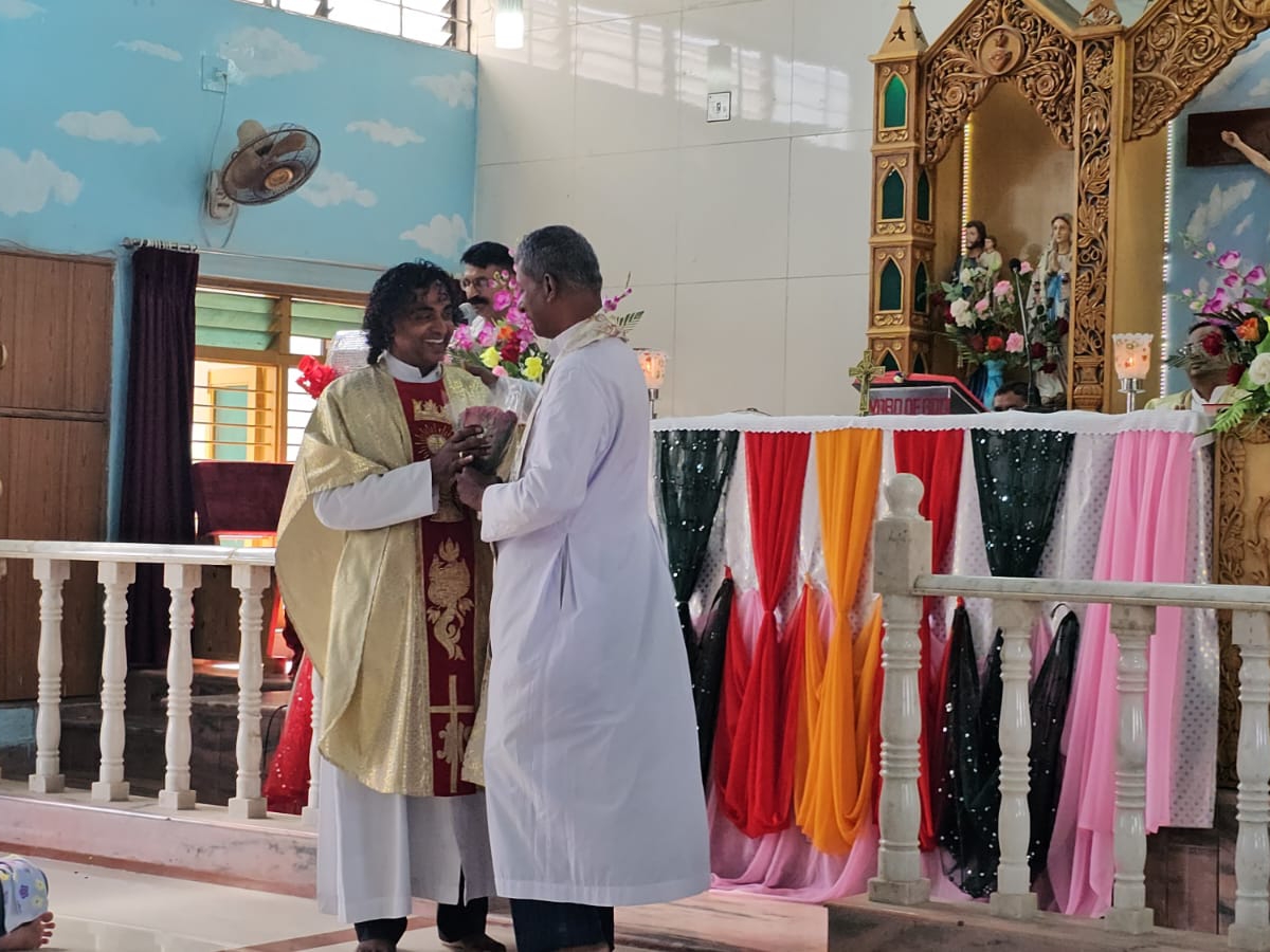 'Feast of Param Prasad' at Nadiad and reception of nine ordained ...