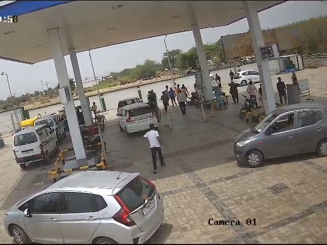 Accident at CNG petrol pump: CCTV | CNG પેટ્રોલ પમ્પ પર અકસ્માત: CCTV ...