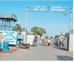 Bhavnagar Port is the graveyard of ship anchors | એક્સક્લુસિવ: શિપ ...