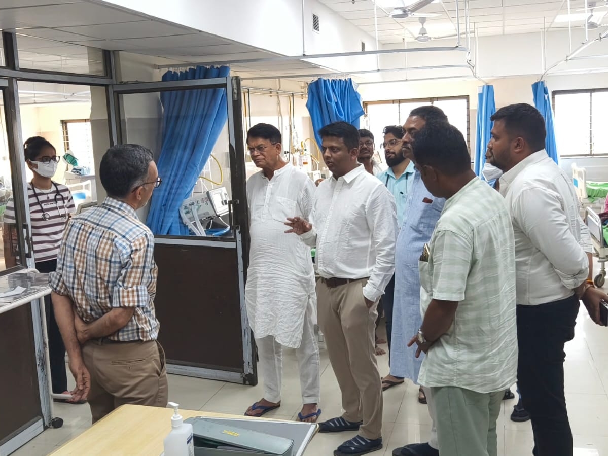 After being elected MP from Valsad district, Dhawal Patel paid a ...