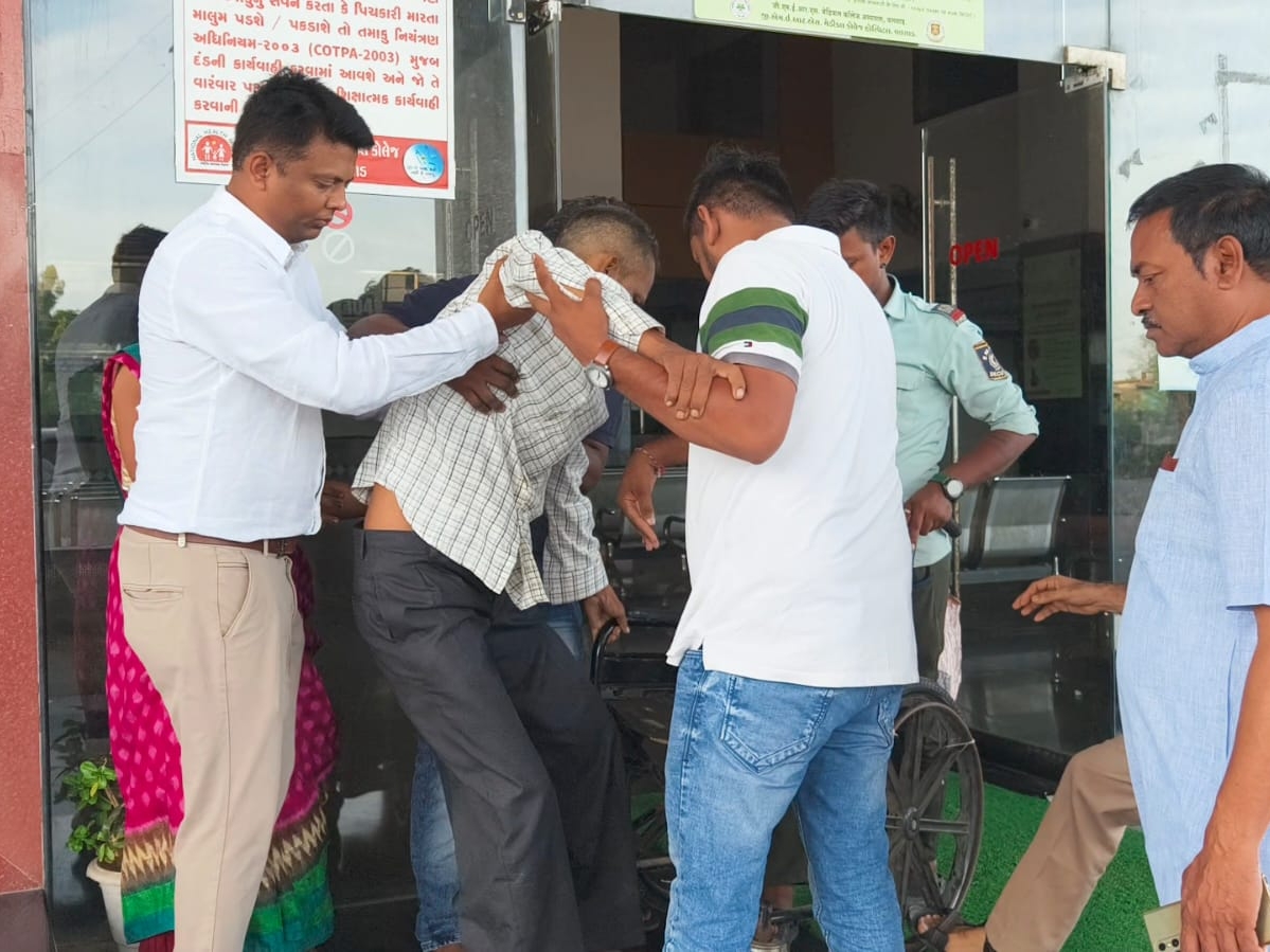 After being elected MP from Valsad district, Dhawal Patel paid a ...