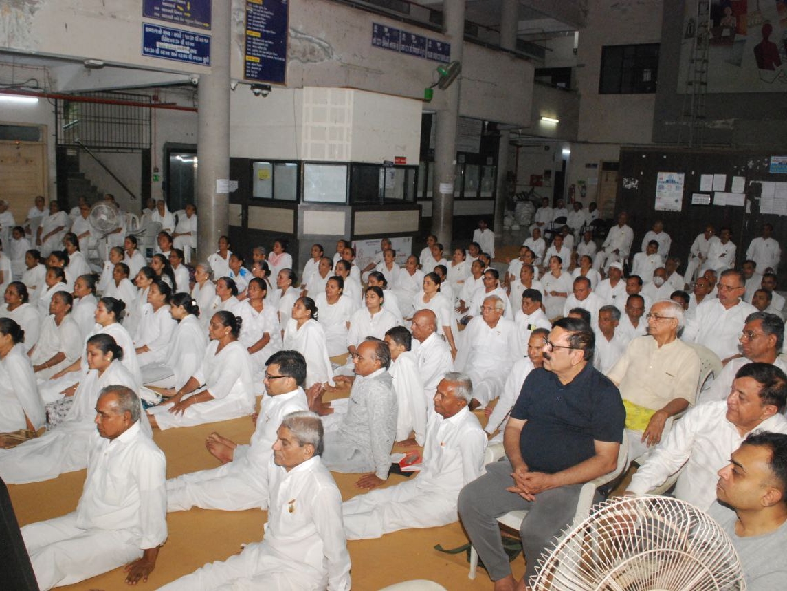 International Yoga Day was celebrated by Surat Varachha Seva Kendra of ...
