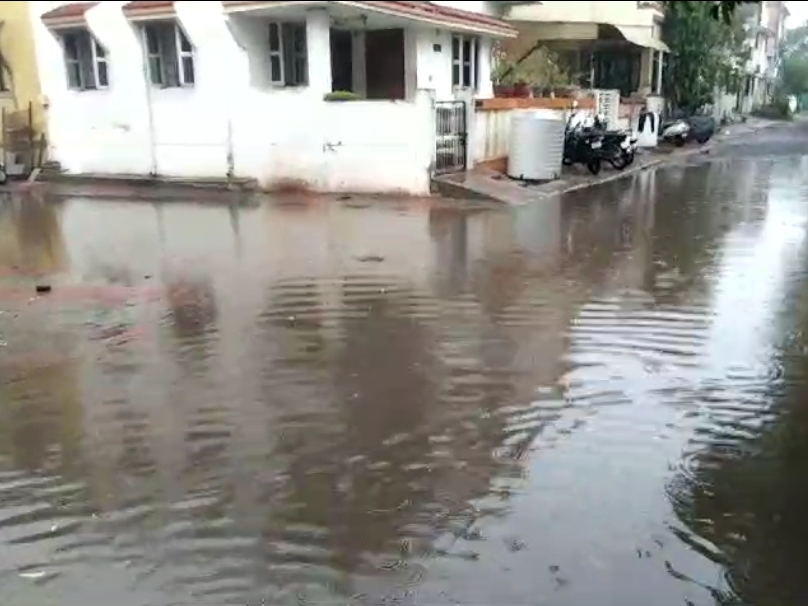 Amid four days of light to moderate rain forecast in Gandhinagar, late ...
