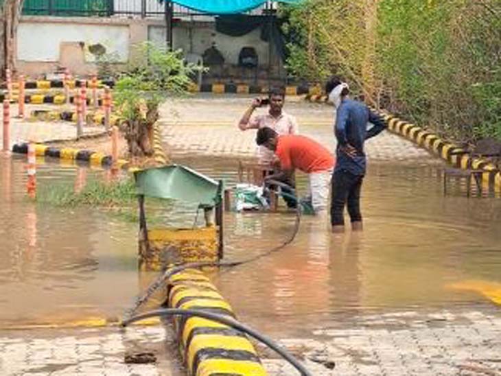 Two inches of rain in Ahmedabad, RTO driving test track covered in ...