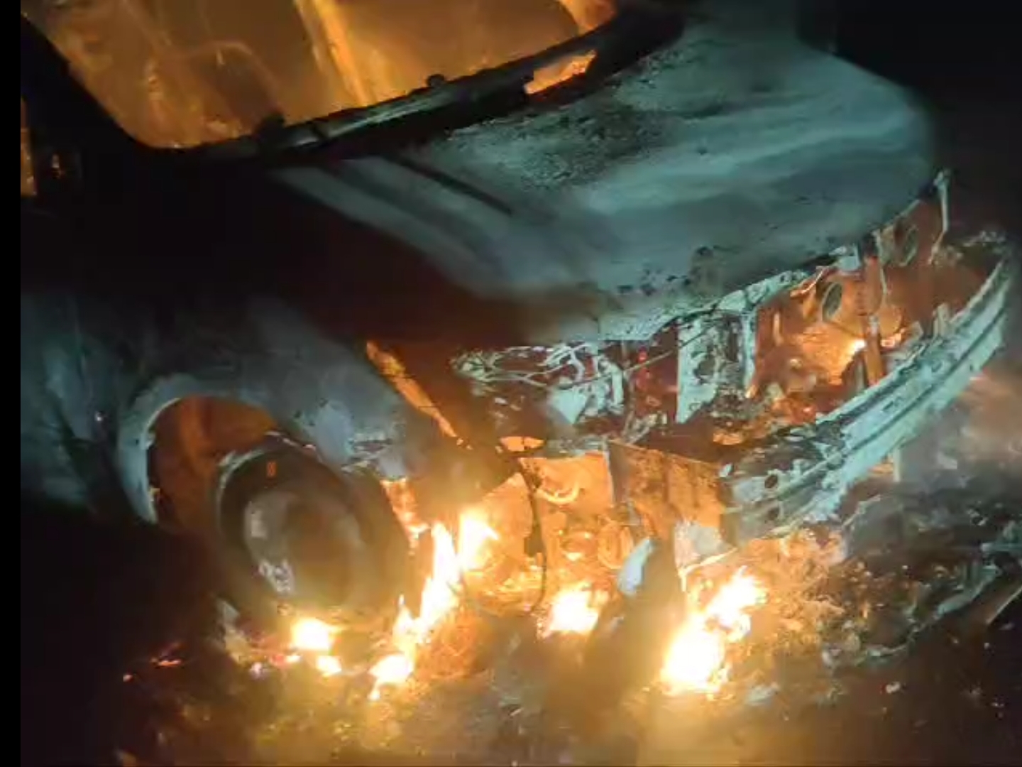On the Dahod-Indore highway, a car caught fire in a moving car, and the ...