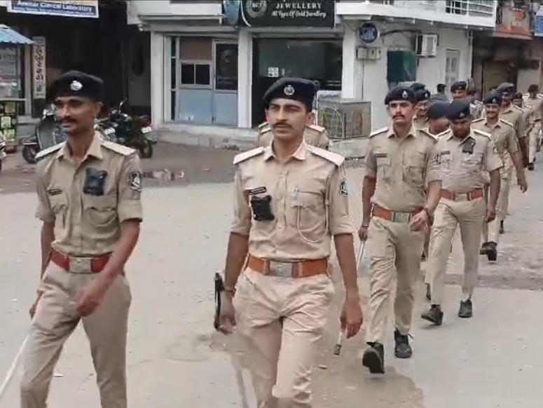 Bharuch City Police Division organized a flag march on the route of ...