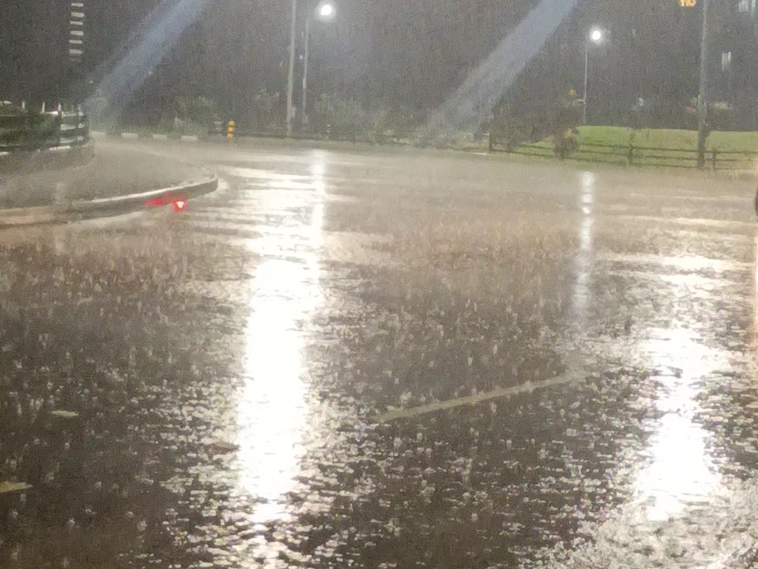 After scattered rains during the day, Gandhinagar received heavy ...