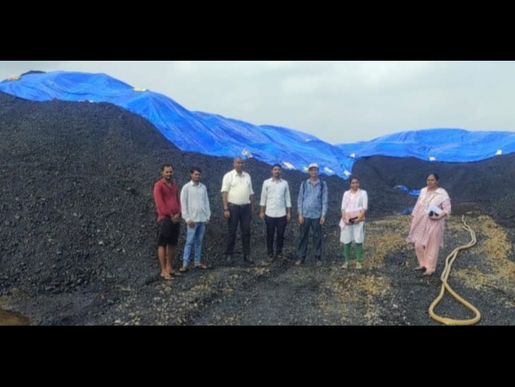 36 thousand tons of coal stored in Asta village of Hansot was seized | તપાસ: હાંસોટના આસ્તા ગામે ...