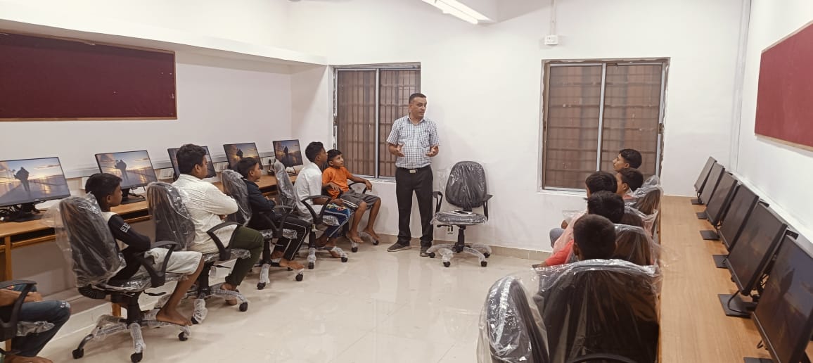 Advanced computer lab in Palanpur will provide computer education in the children home | તૈયારીઓ ...