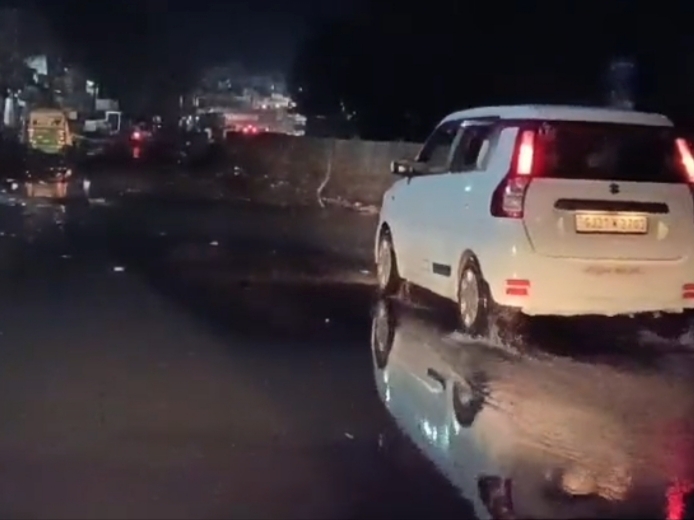Late night rain in Dhansura and Bhiloda panthak, Dhansura market ...