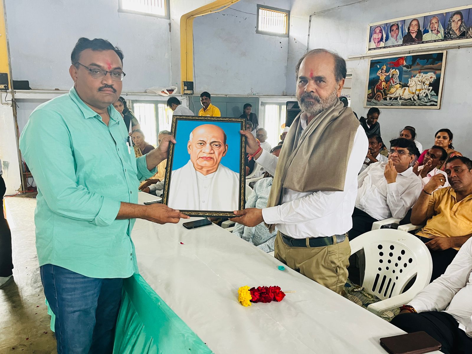 Farewell ceremony of Gitaben Patel held at Shri Dr.SJ Patel Sarvodaya ...