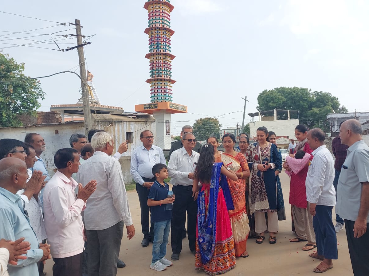 Farewell ceremony of Gitaben Patel held at Shri Dr.SJ Patel Sarvodaya ...