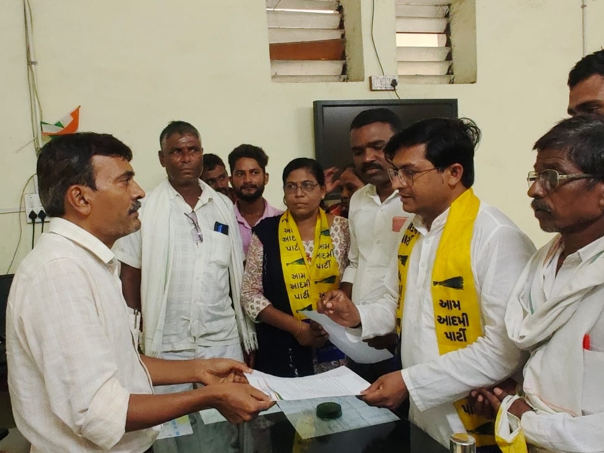 Jalod Aam Aadmi Party submitted a petition to the Deputy Director of ...