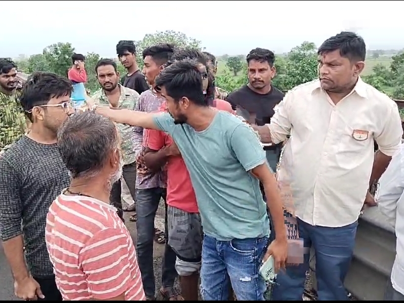 The youth jumped into Dhadhar river of Bharuch | ભરૂચની ઢાઢર નદીમાં ...