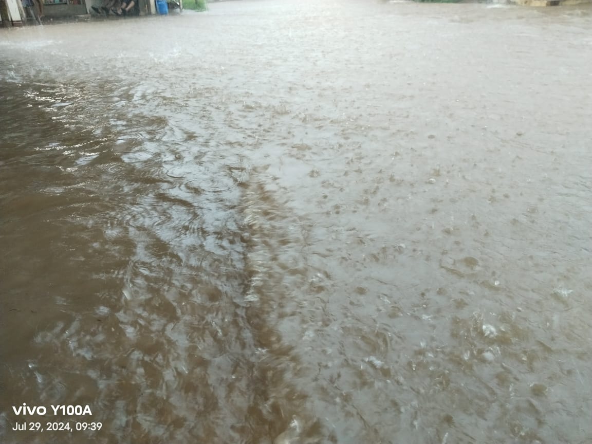 Heavy rains in Gandhinagar, four inches of rain fell in just two and a ...
