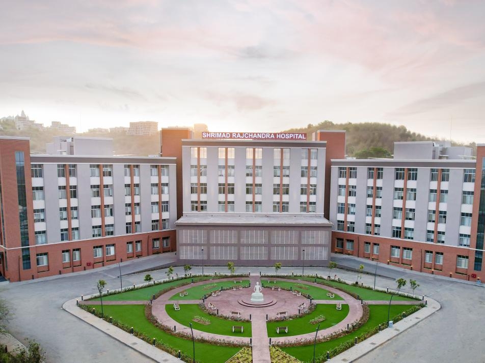 Valsad's First 'Key Hole Open Heart Surgery' | વલસાડની પ્રથમ ‘કી હોલ ...