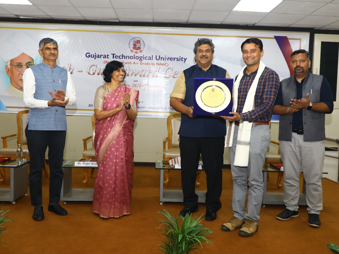 6th Tech-Guru Award Ceremony organized in honor of Dr. Sarvapalli Radhakrishnan's birth ...