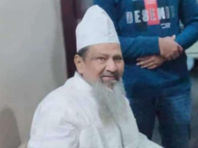 Vadodara Jumma Masjidwala Bawa Sarkar Azim Milad Syed Moinuddin Bawa passes away, queues for ...