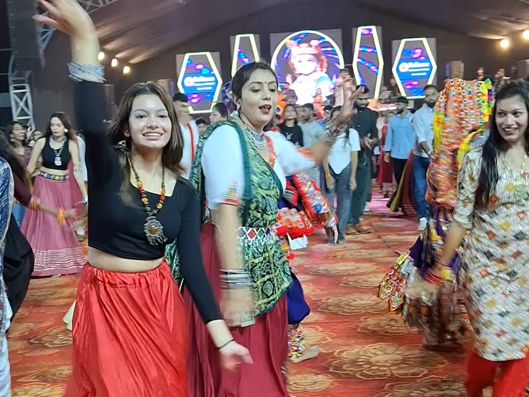 On the night of the 6th Nortani in Valsad, players danced to the rhythm of the ancient-archaic ...