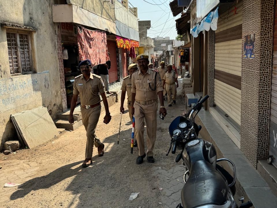 Surendranagar police carried out foot patrolling in different areas of ...